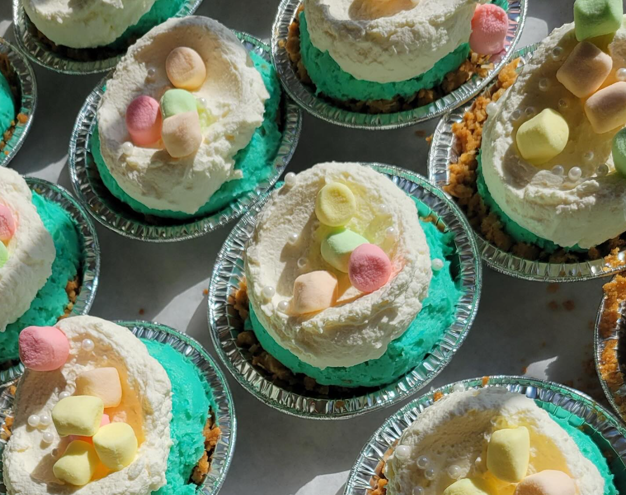 Mermaid Marshmallow Pie | Waitress | Birdie's Pie Shop